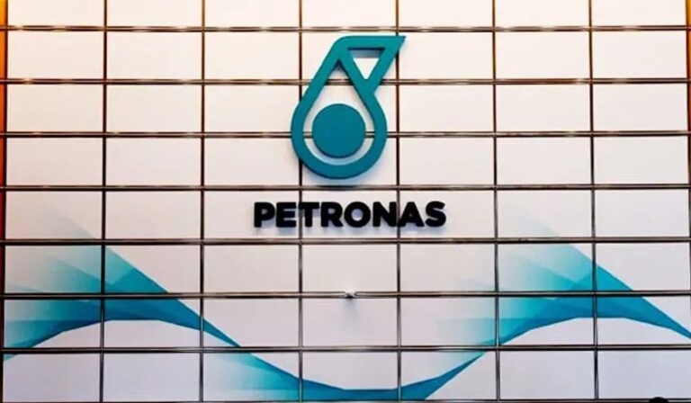 Anwar urges restraint in Petronas-Petros dispute, signals imminent talks with Sarawak